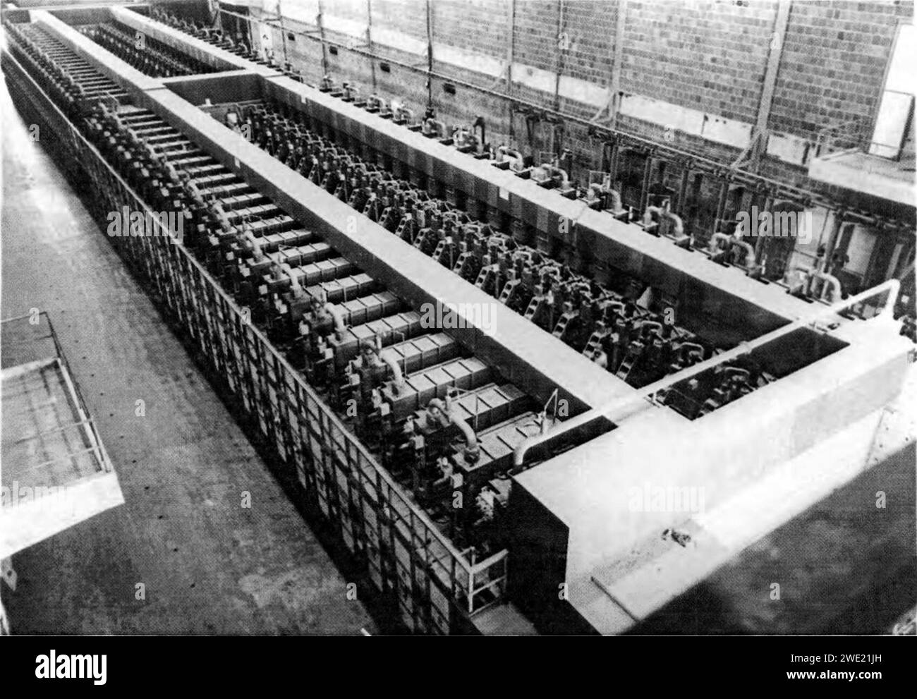 Calutron hi-res stock photography and images - Alamy