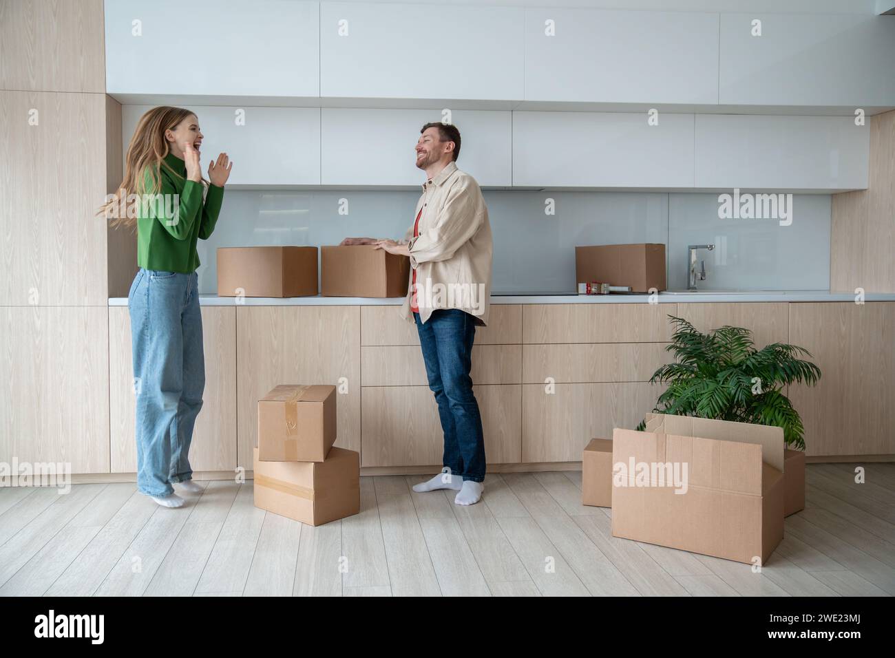 Woman clap hands hi-res stock photography and images - Alamy