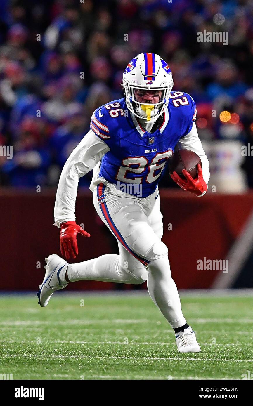 Buffalo Bills running back Ty Johnson (26) runs with the ball during ...