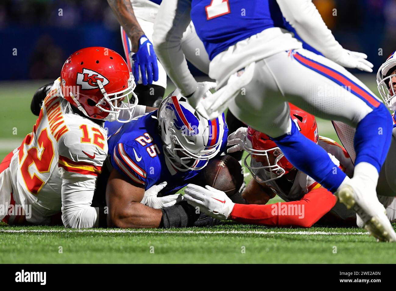 Buffalo Bills linebacker Tyrel Dodson (25) scrambles for a loose ball ...