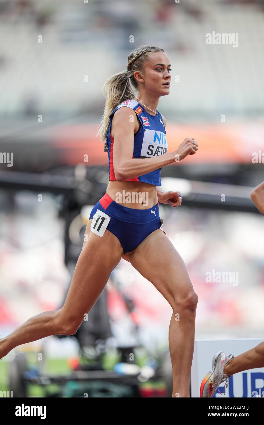 Amalie SÆTEN participating in the 1500 meters at the World Athletics ...