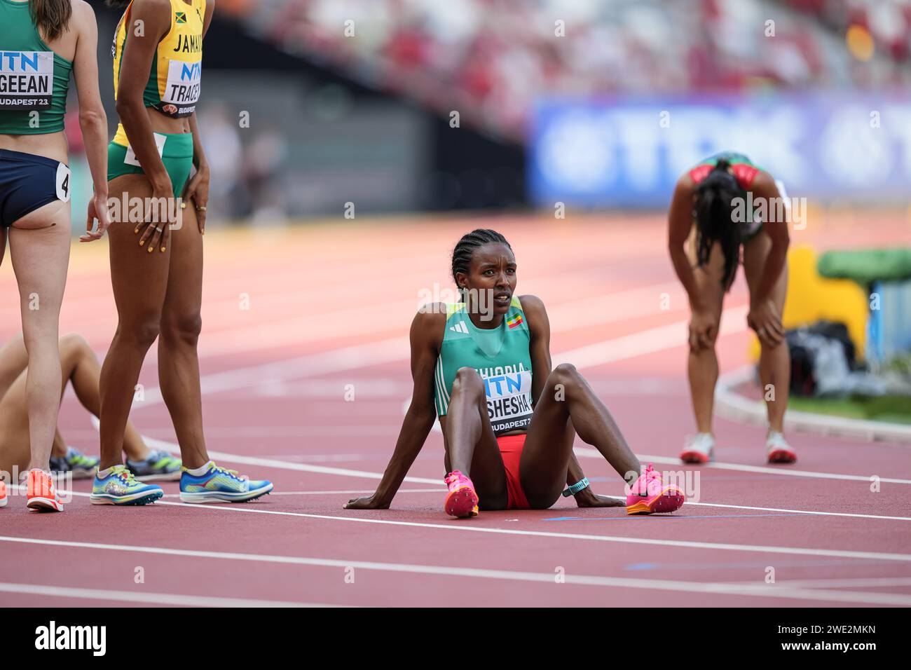 Hirut MESHESHA participating in the 1500 meters at the World Athletics ...