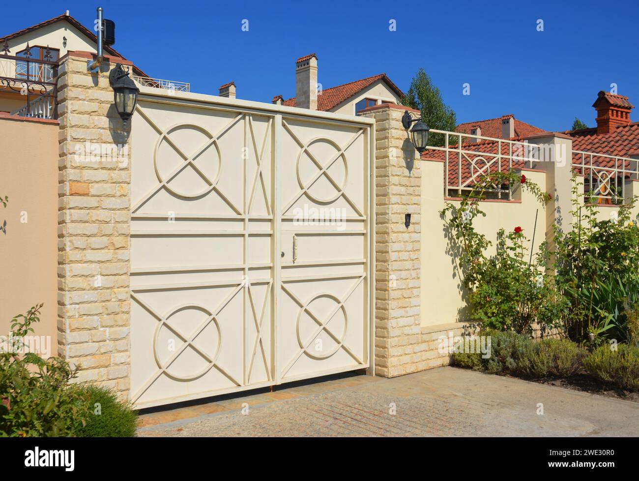 Iron gates with a simple pattern. Main gates with wrought iron elements ...