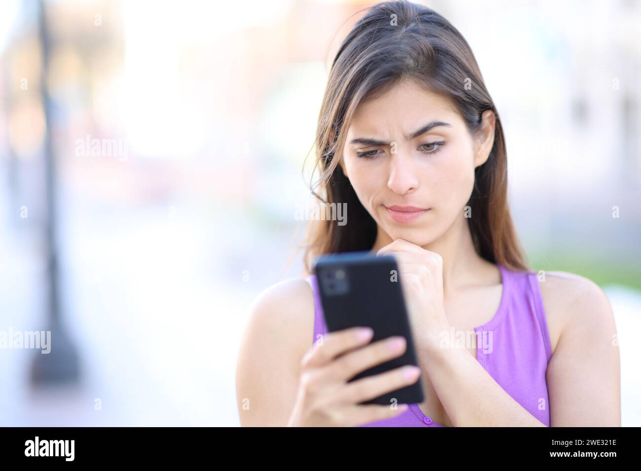 Fake text message app hi-res stock photography and images - Alamy
