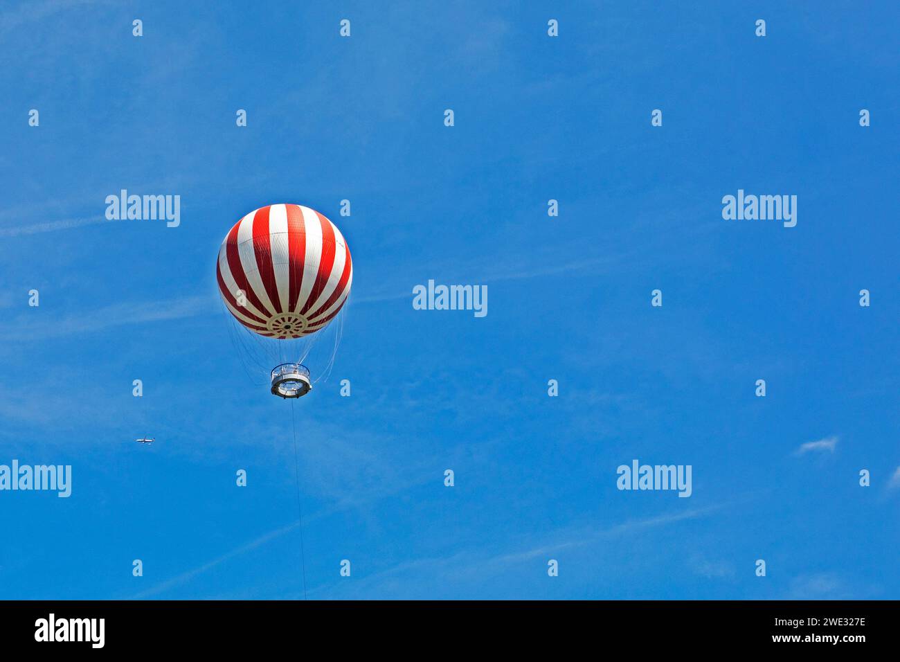 Aerial restaurant setting hi-res stock photography and images - Alamy