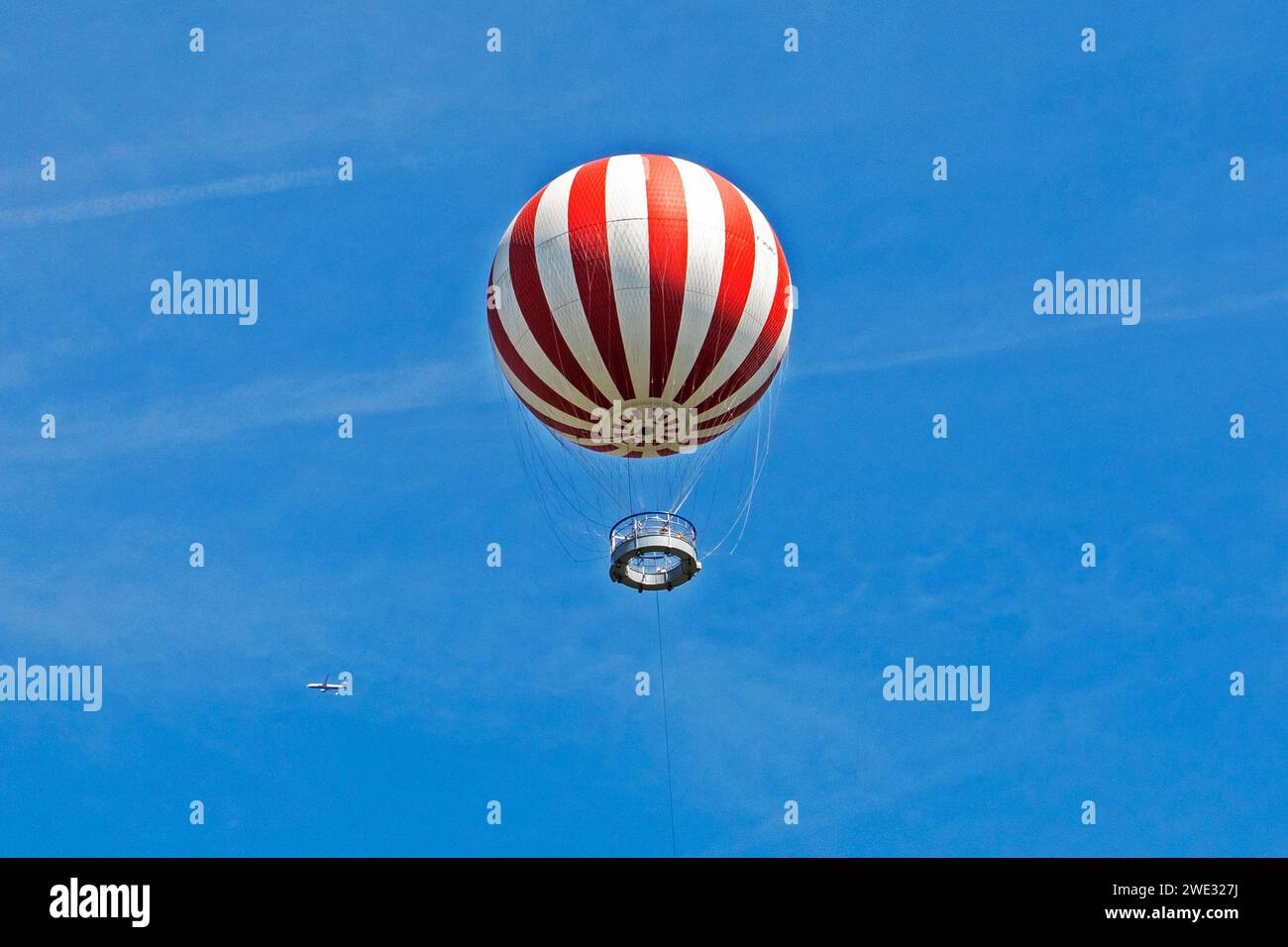 Aerial restaurant setting hi-res stock photography and images - Alamy