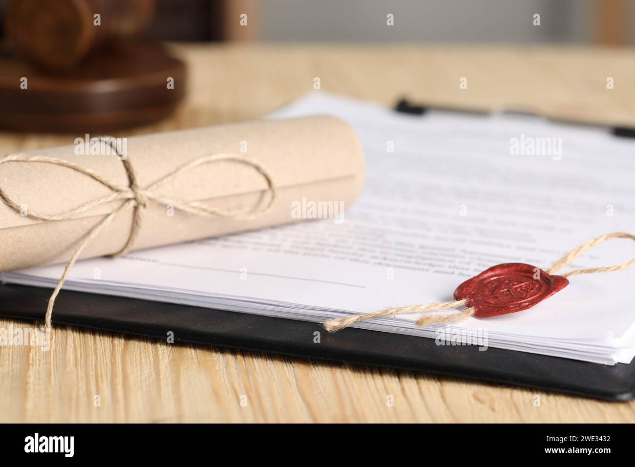 Wax notary seal on document hi-res stock photography and images - Alamy