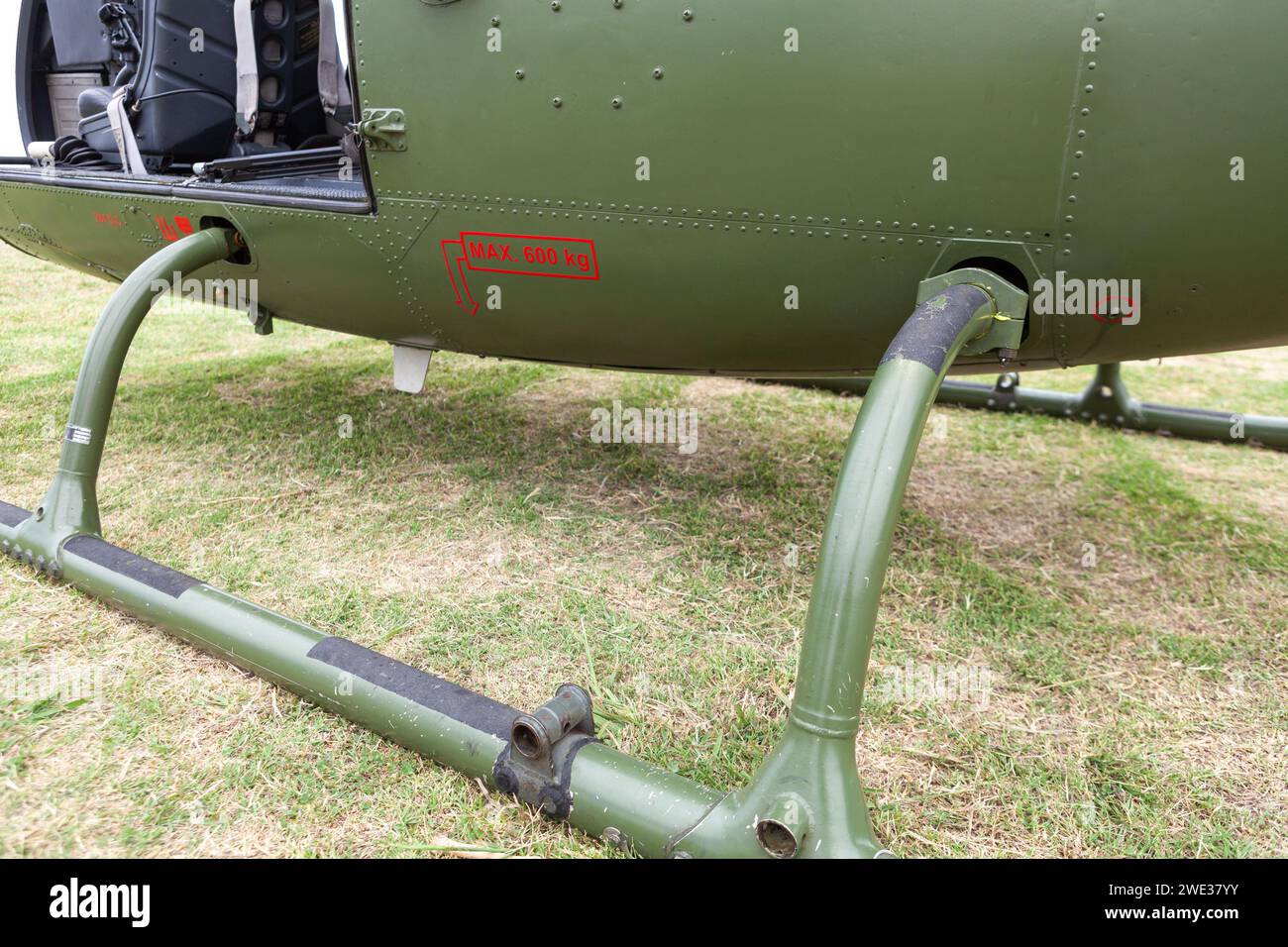 Landing skid hi-res stock photography and images - Alamy