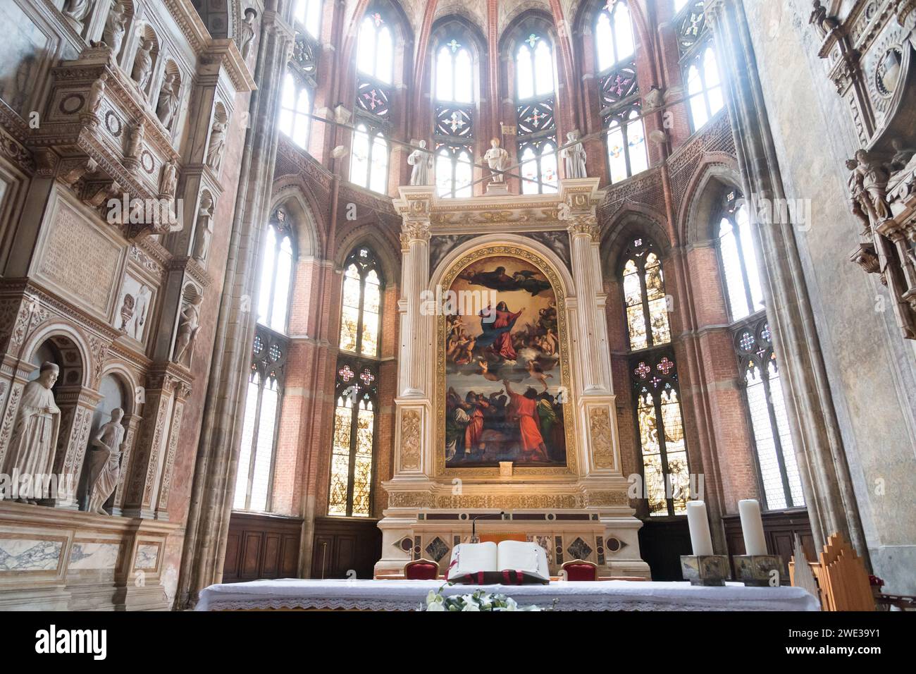 Monument to Dodge Nicolo Tron by Antonio Rizzo from XV century and ...