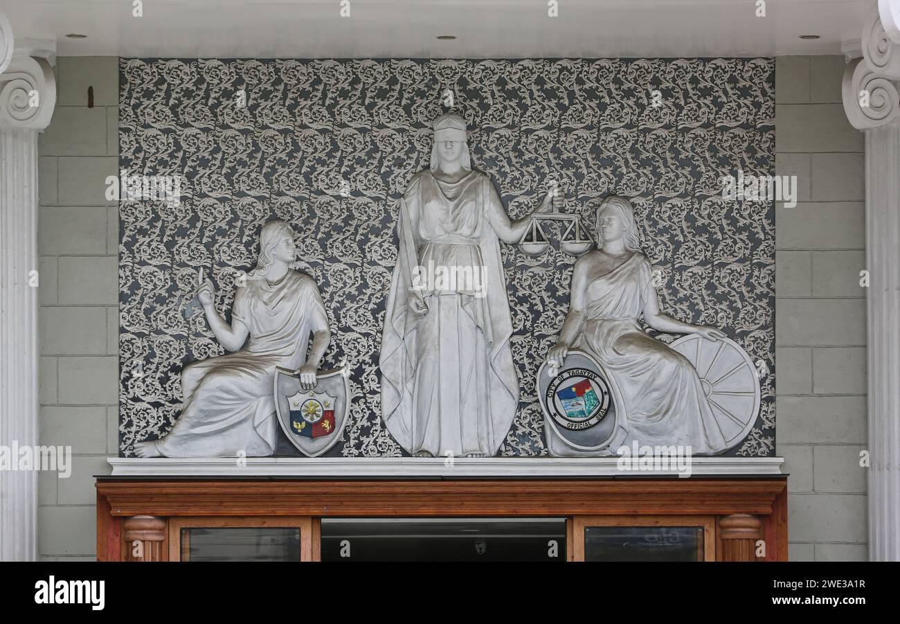 Philippine government building hi-res stock photography and images - Alamy