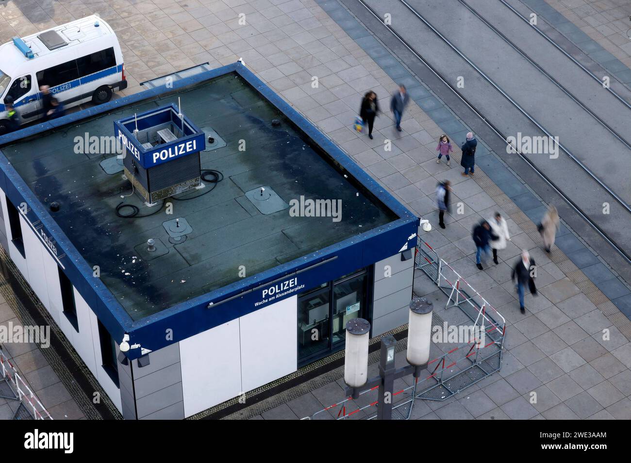Polizeiwache am Alexanderplatz Themenbild, Symbolbild. Berlin, 28.12. ...
