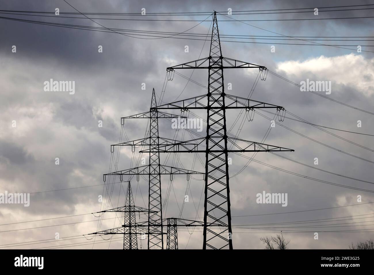 Freileitungen und strommasten hi-res stock photography and images - Alamy