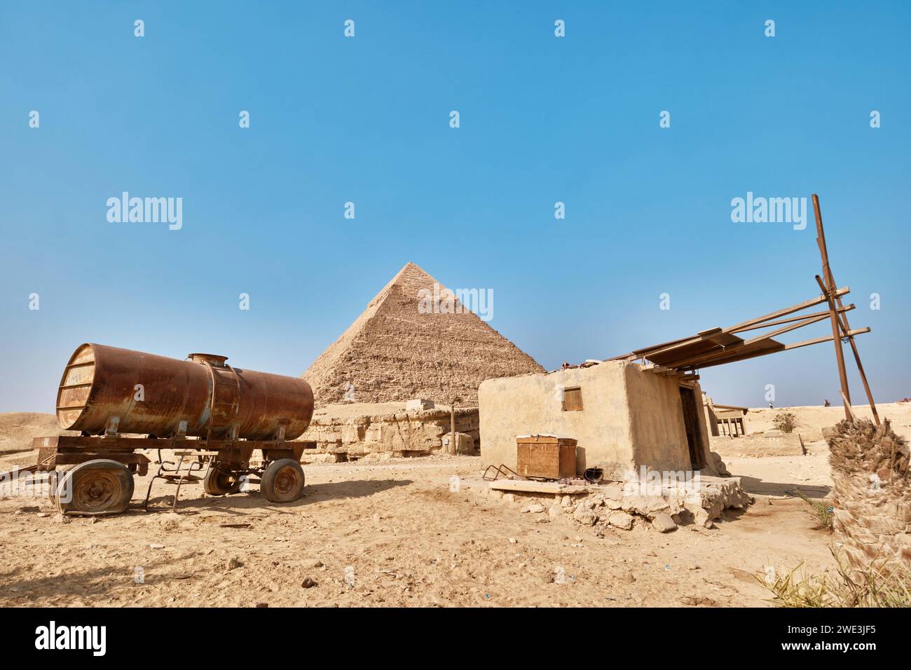Pyramid khafra cheops in hi-res stock photography and images - Alamy
