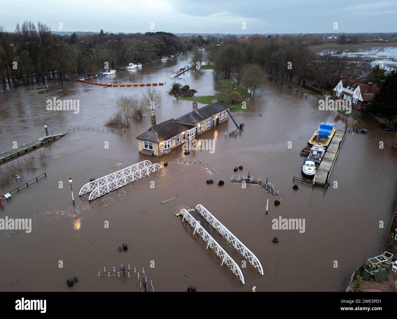 Naburn lock hi-res stock photography and images - Alamy
