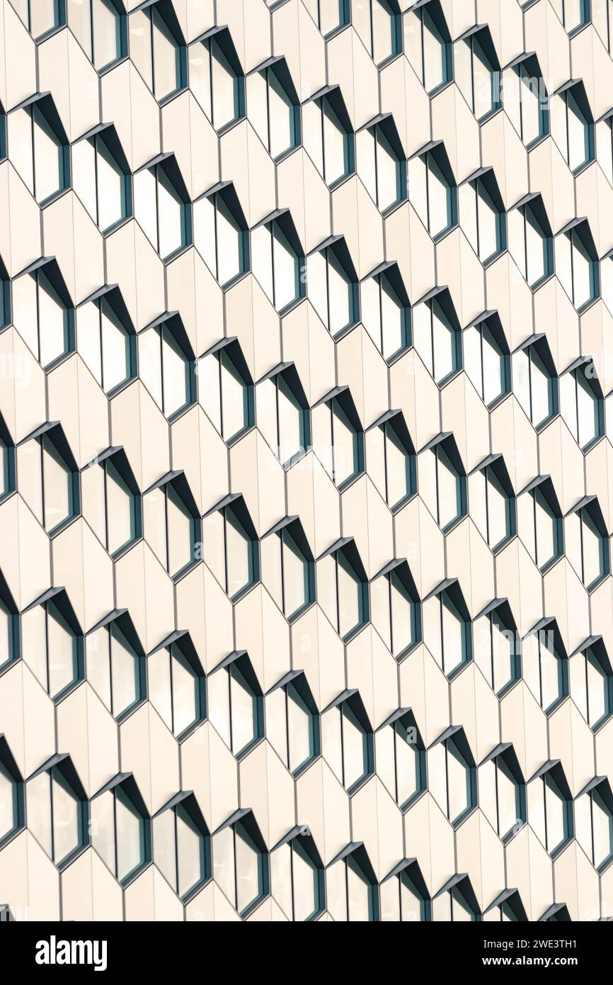 Hexagon building hi-res stock photography and images - Alamy