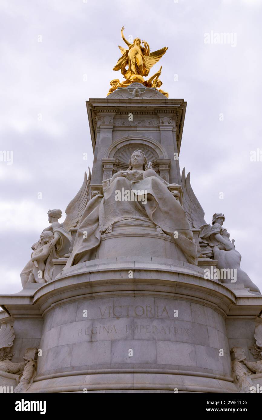 Statue of Queen Victoria Stock Photo - Alamy