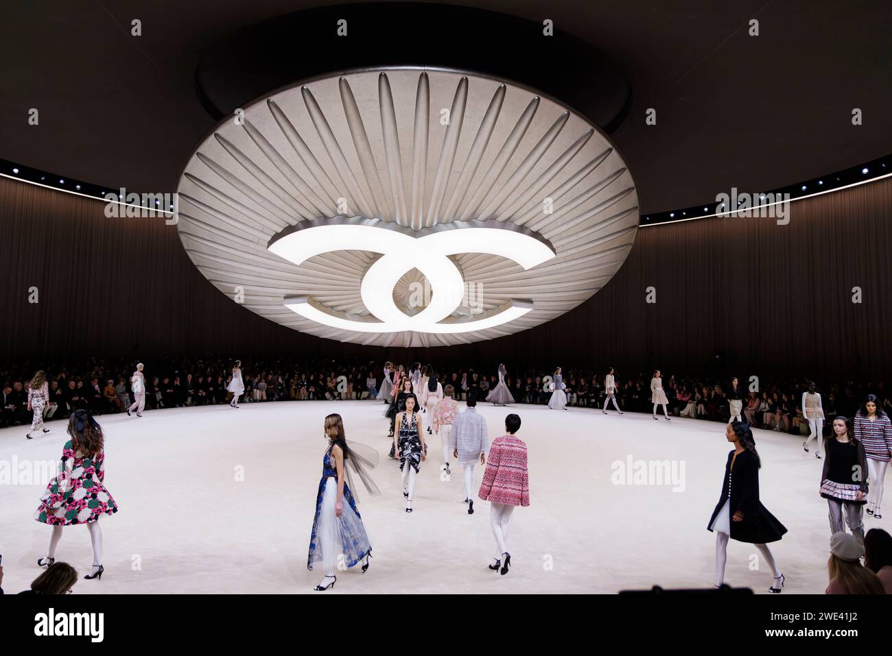 Paris, Frankreich. 23rd Jan, 2024. CHANEL Haute Couture Spring/Summer ...