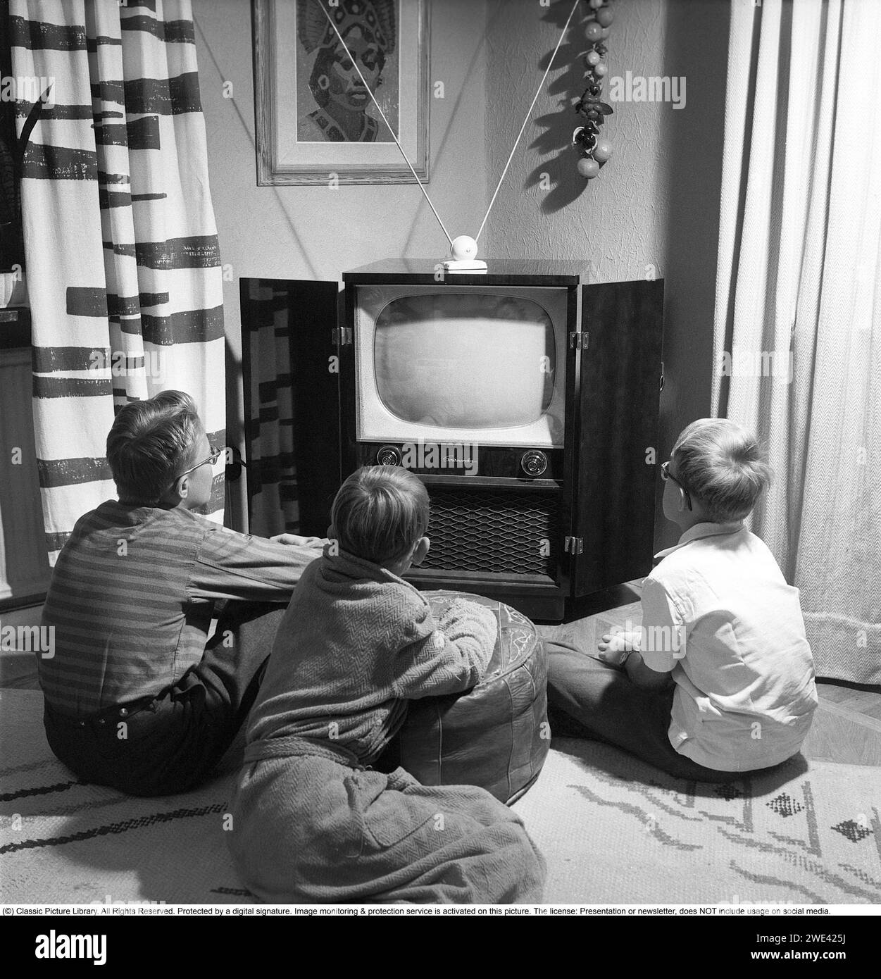 1950s black and white hi-res stock photography and images - Alamy