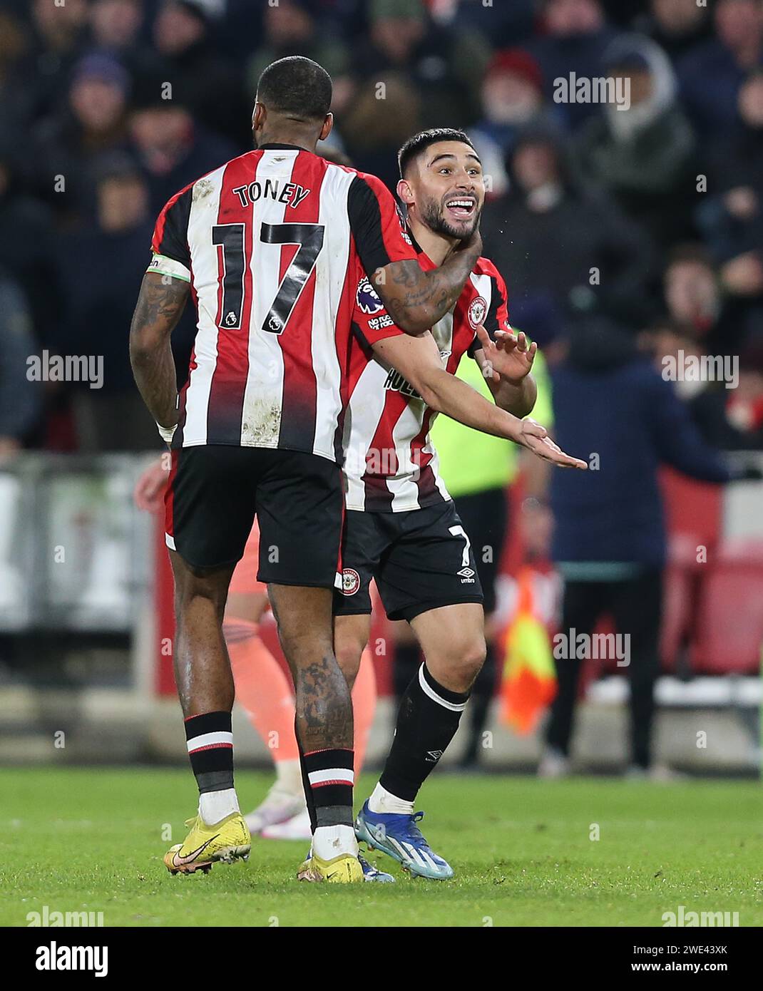 GOAL 3-2, Neal Maupay of Brentford goal celebration with Ivan Toney of ...