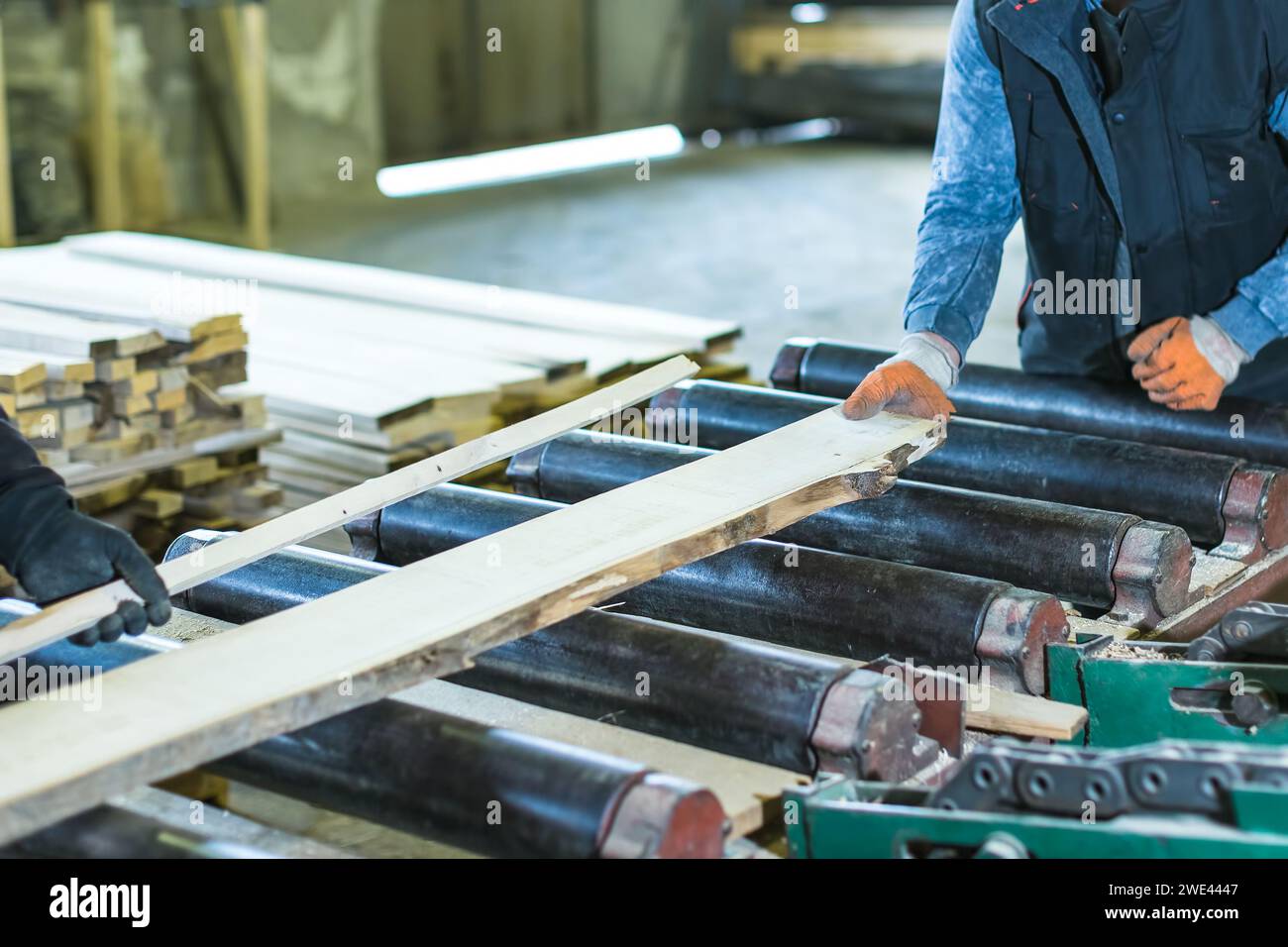Wood workers hands hi-res stock photography and images - Alamy