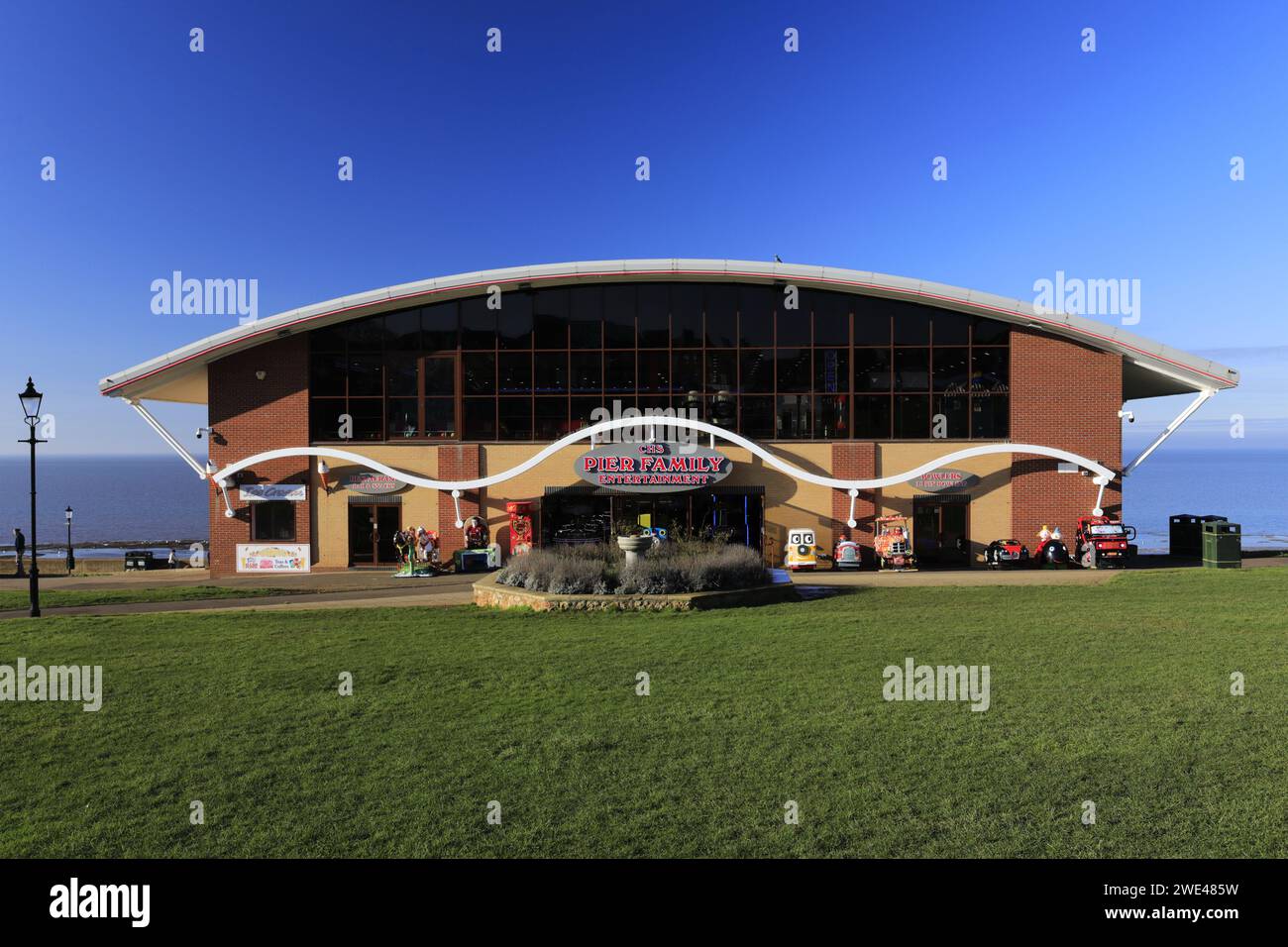 Hunstanton pier hi-res stock photography and images - Alamy