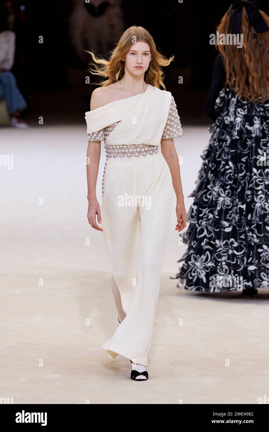 Paris, Frankreich. 23rd Jan, 2024. CHANEL Haute Couture Spring/Summer ...