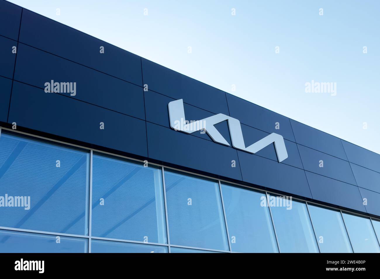 Korea retail store facade hi-res stock photography and images - Alamy