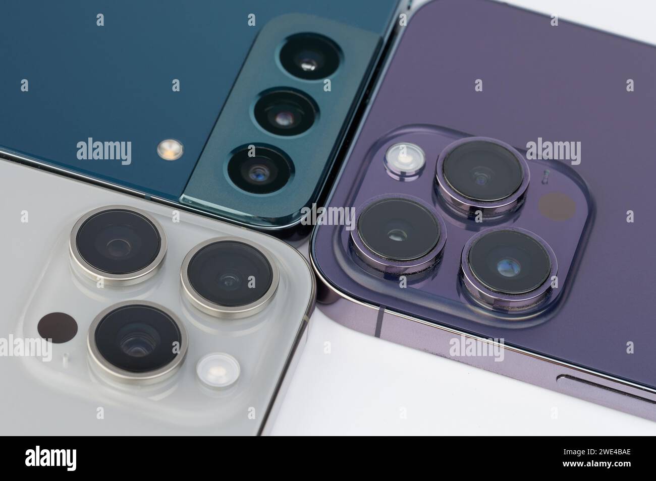 Iphone 15 pro plus hi-res stock photography and images - Alamy