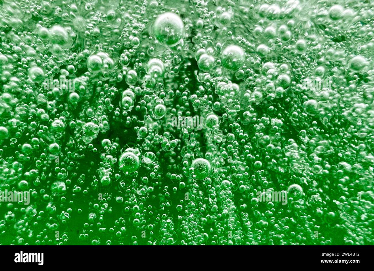 23 January 2024, Hesse, Frankfurt/Main: Air pockets look like pearls in ...