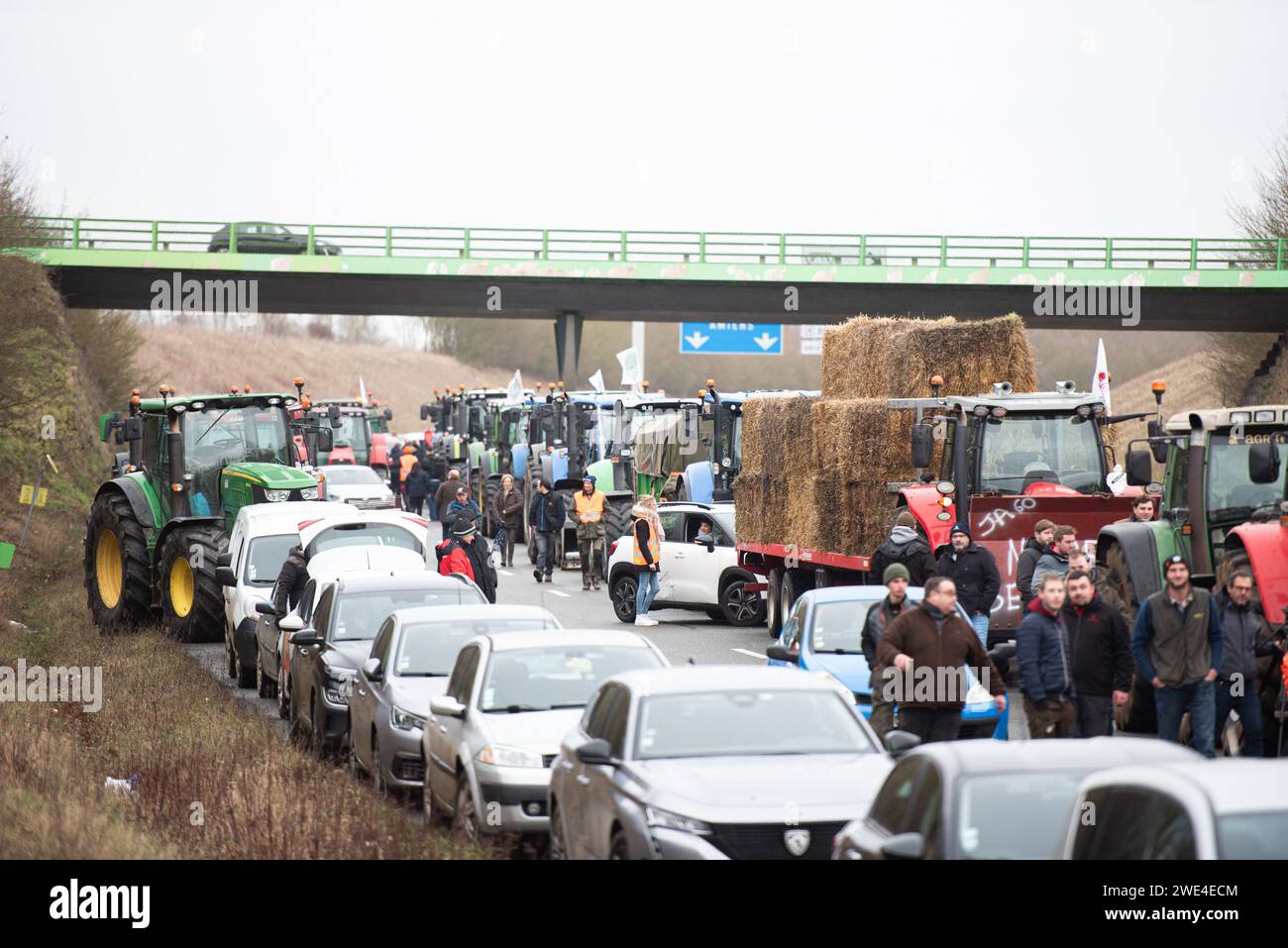 Beauvais, France. 23rd Jan, 2024. Blocking of the A16 motorway by ...