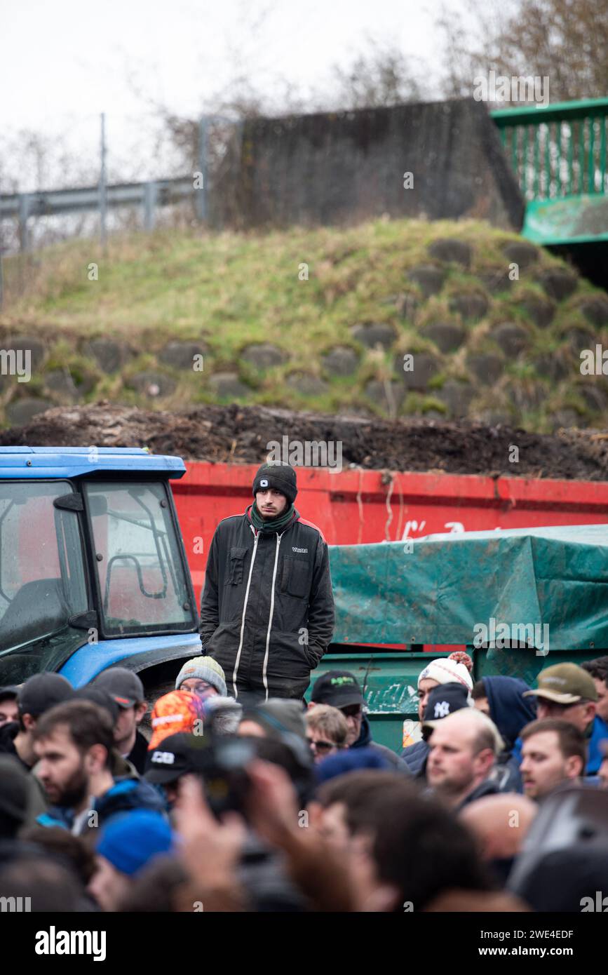 Beauvais, France. 23rd Jan, 2024. Blocking of the A16 motorway by ...