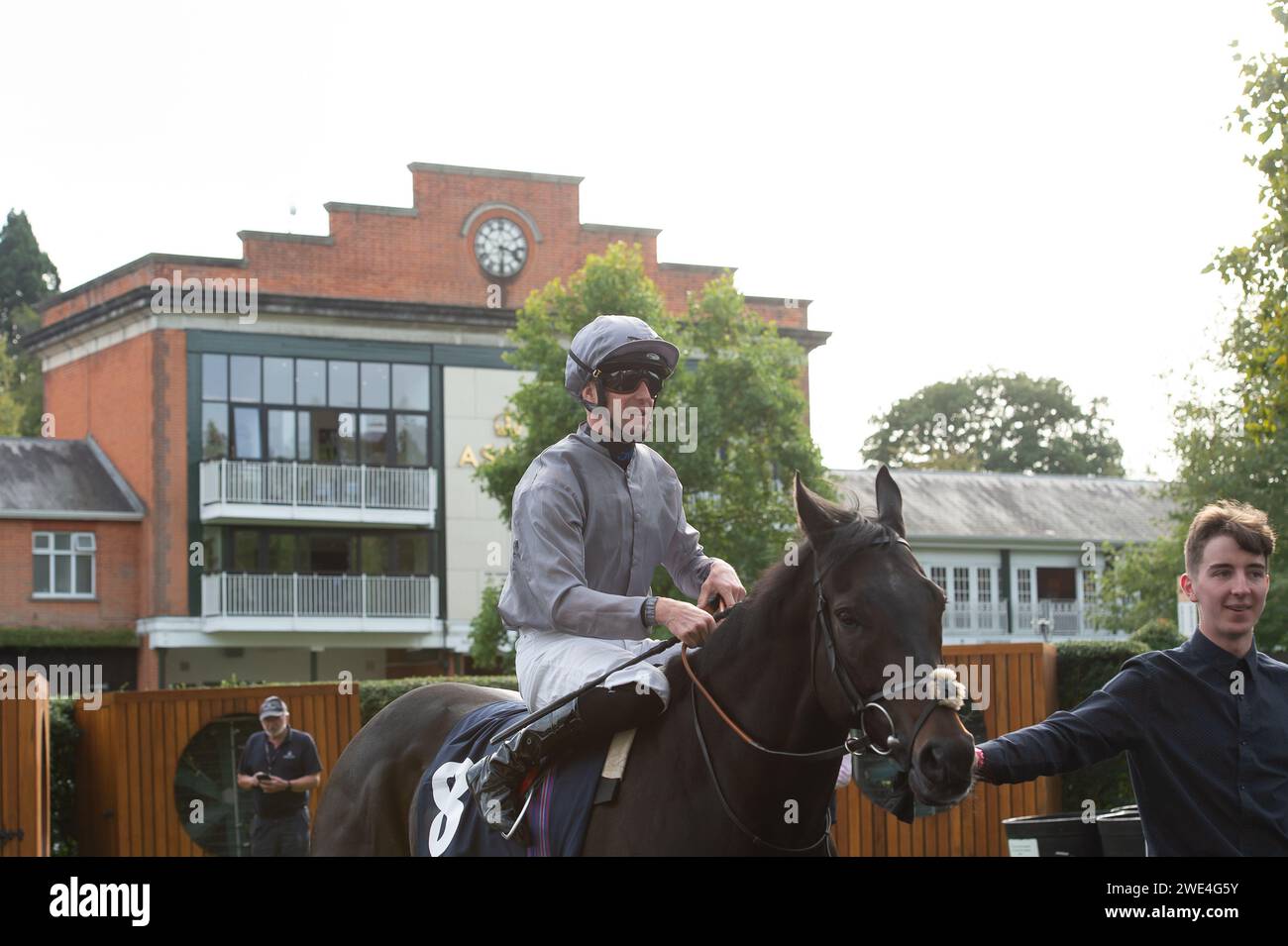 Ascot, Berkshire, UK. 7th October, 2023. Horse Fresh ridden by jockey ...