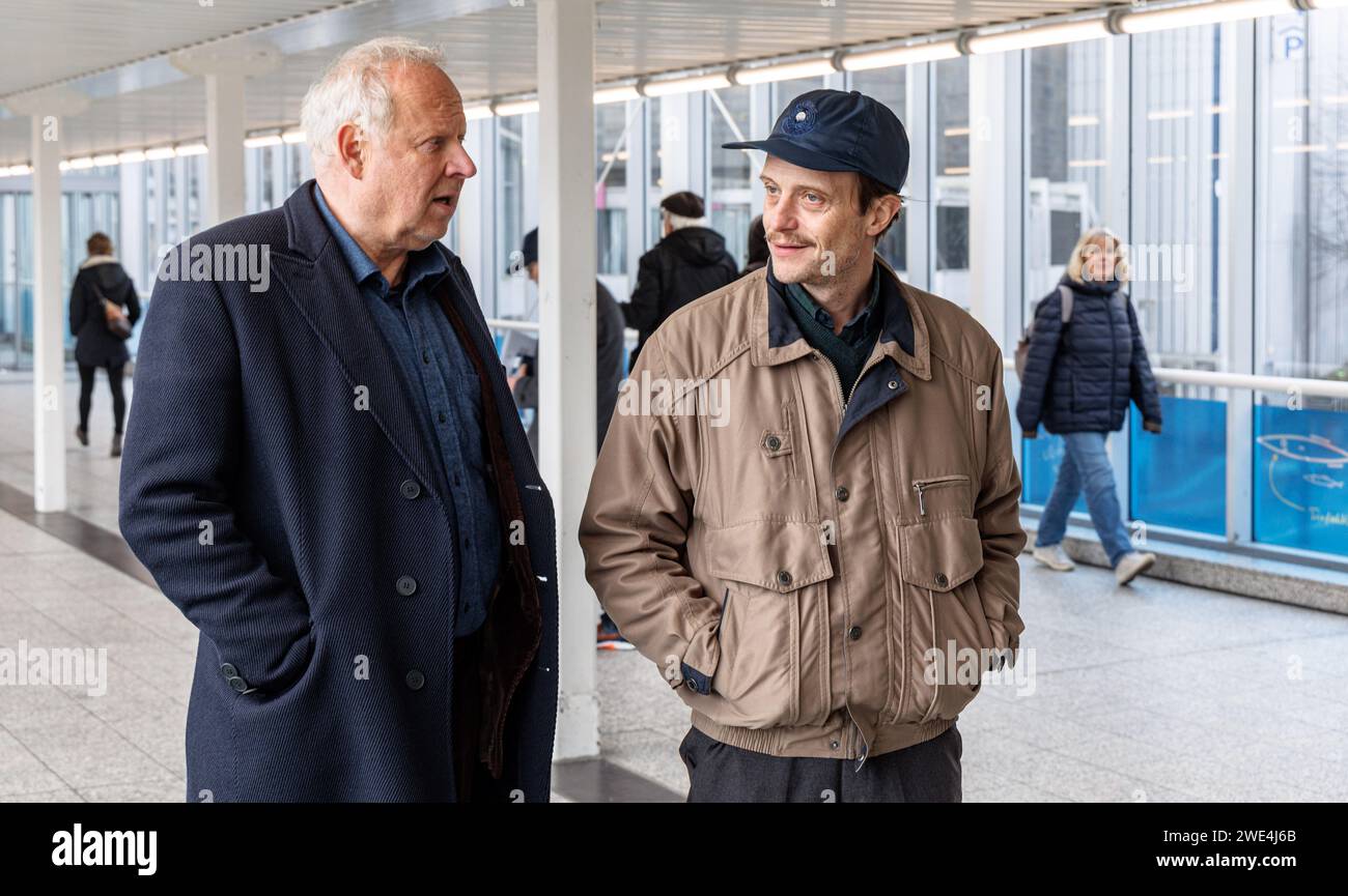 Kiel, Germany. 23rd Jan, 2024. Actors Axel Milberg (l) and August Diehl ...