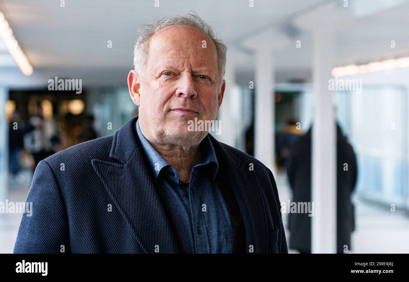 Kiel, Germany. 23rd Jan, 2024. Actor Axel Milberg during the filming of ...
