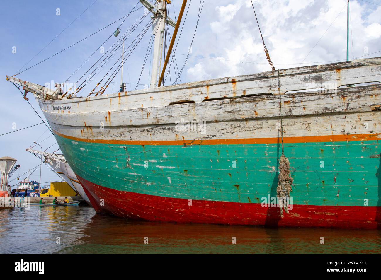 Old Wooden Trading Boats at Port of Sunda Kelapa or PSK in north ...
