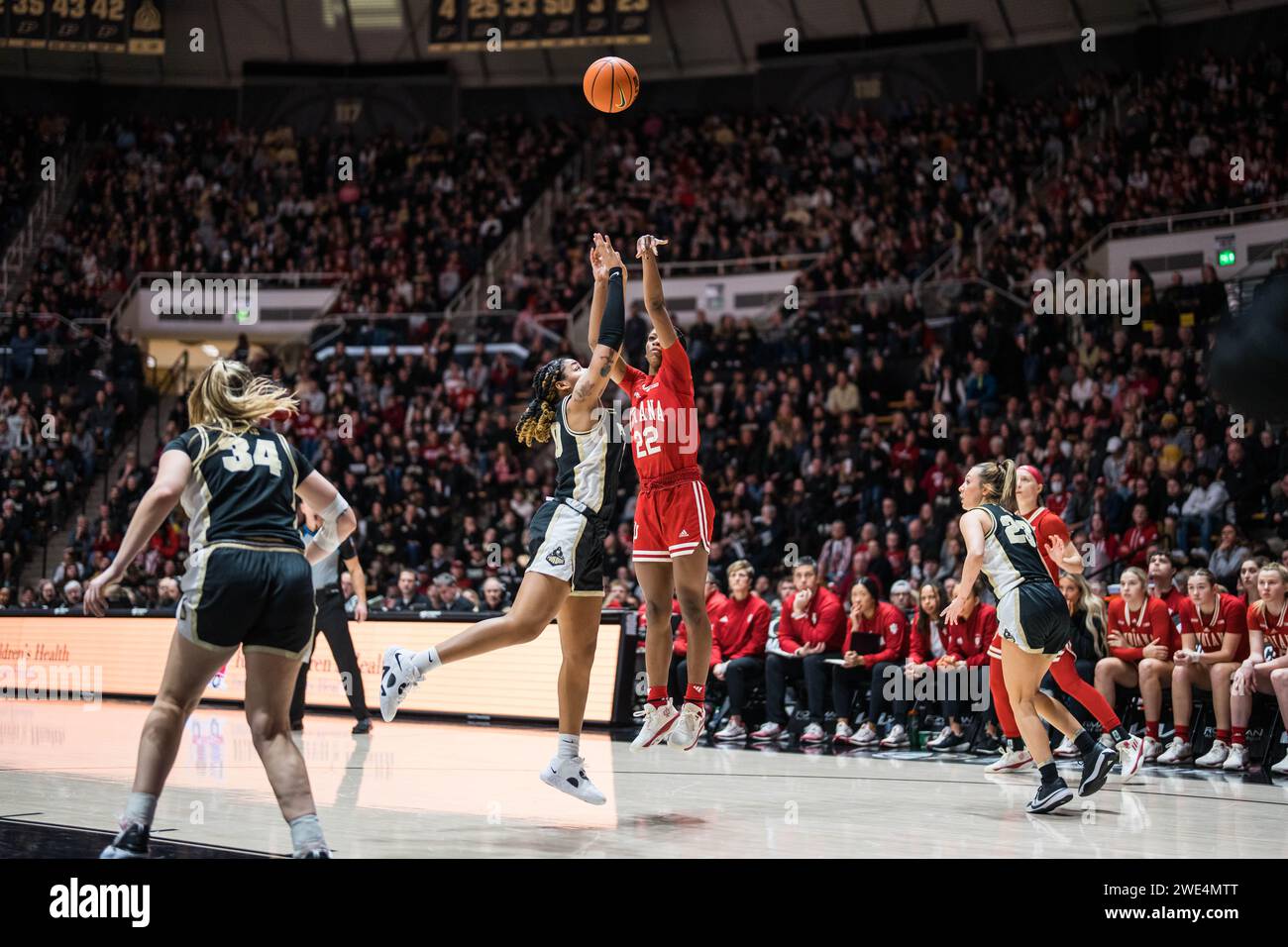 West Lafayette, Indiana, USA. 21st Jan, 2024. CHLOE MOORE-MCNEIL (22 ...