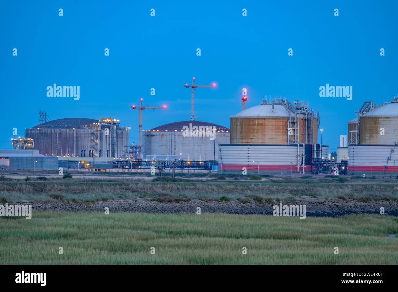 National Grid Liquid Natural Gas terminal at Grain Kent Stock Photo - Alamy