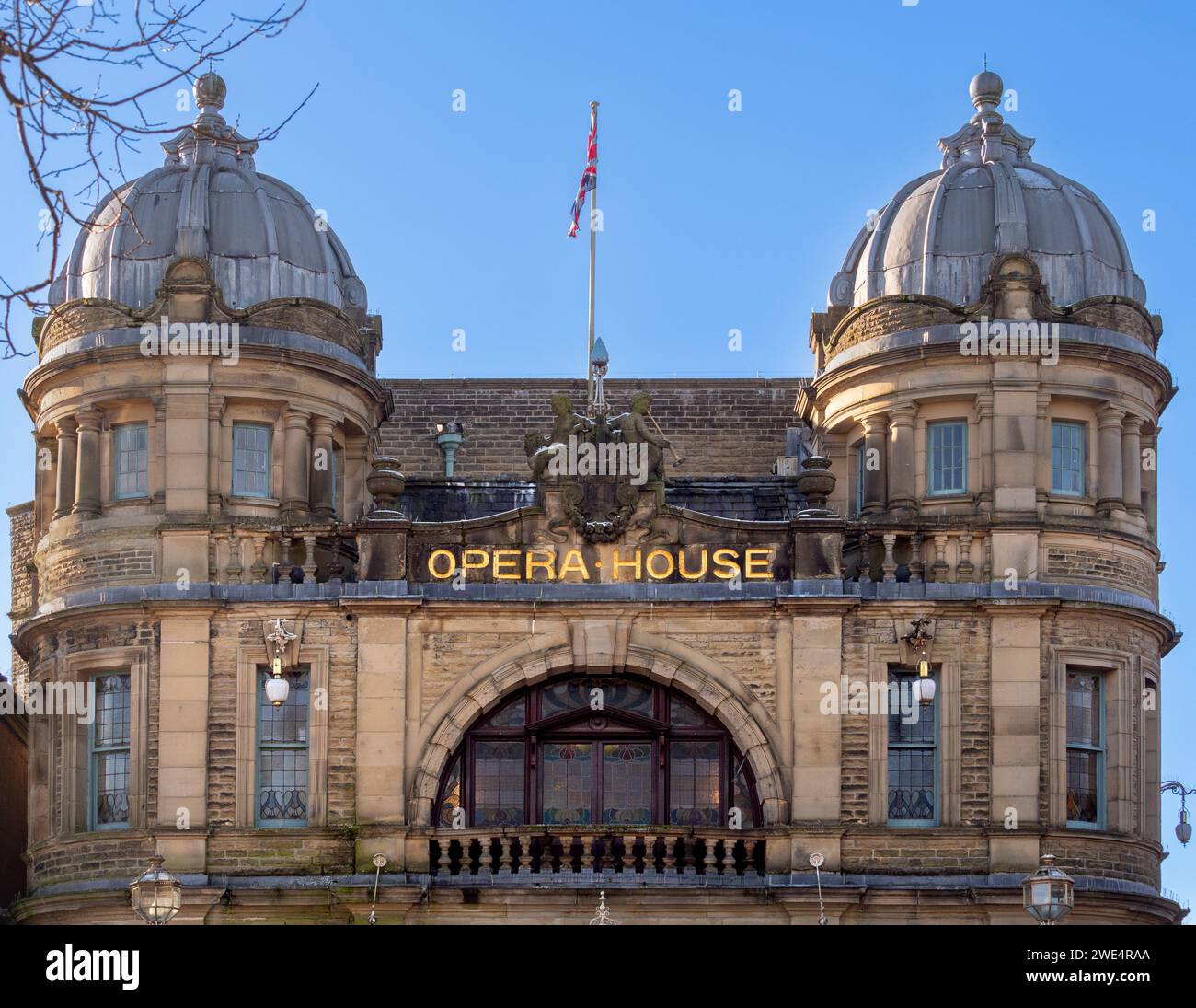 Ramped parapet hi-res stock photography and images - Alamy