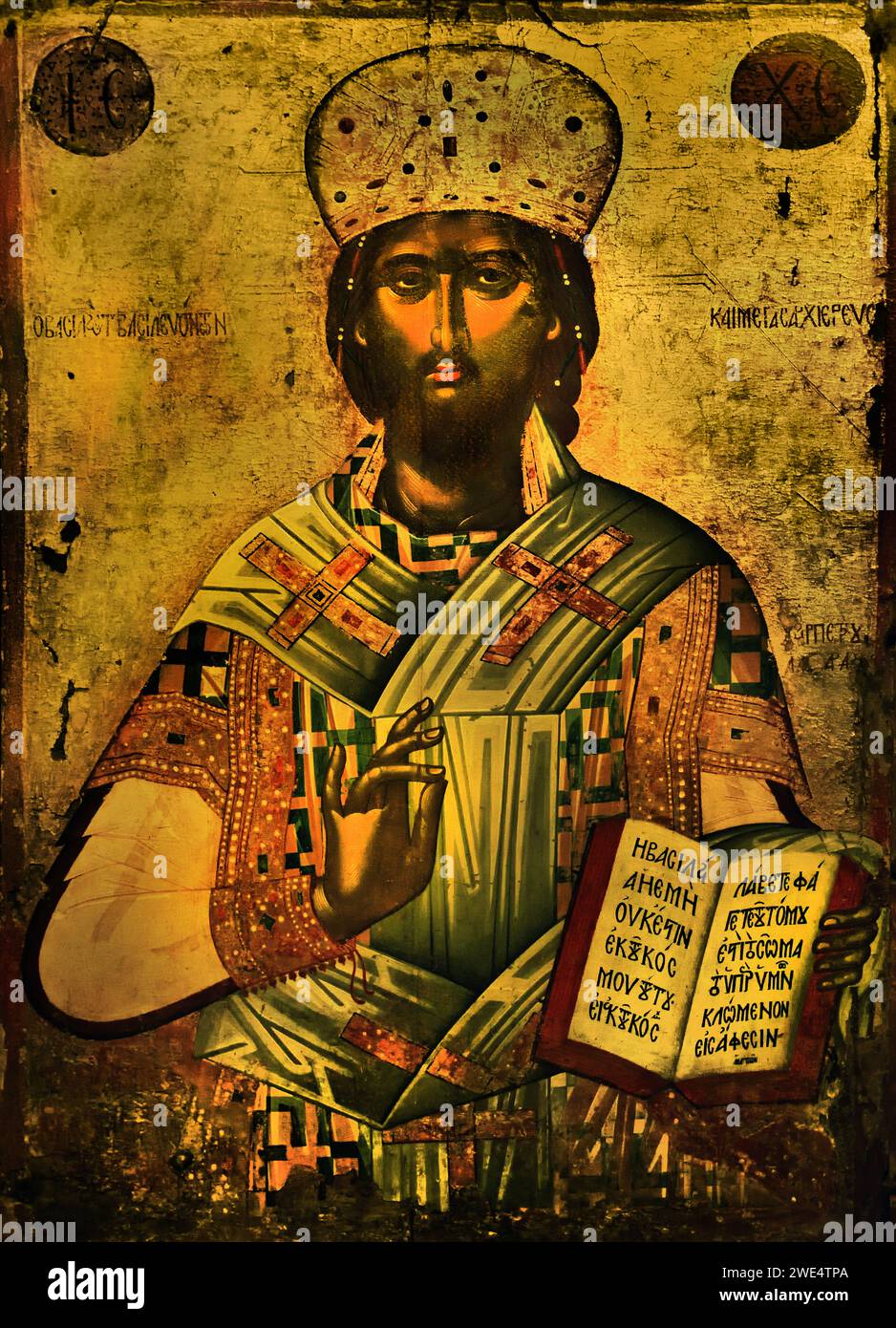 High priest hi-res stock photography and images - Alamy