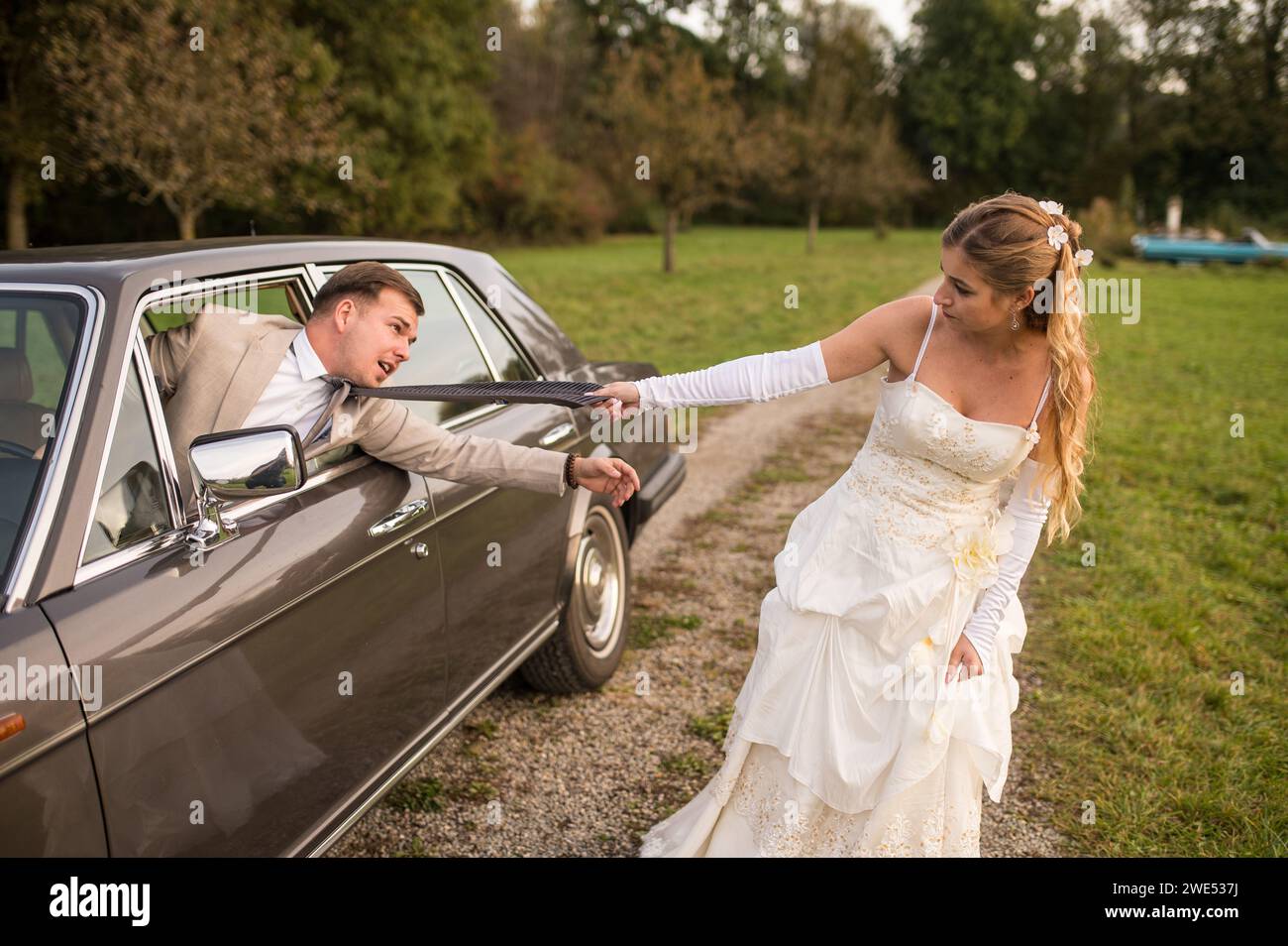 Role reversal wedding | Beachweddingtips.com