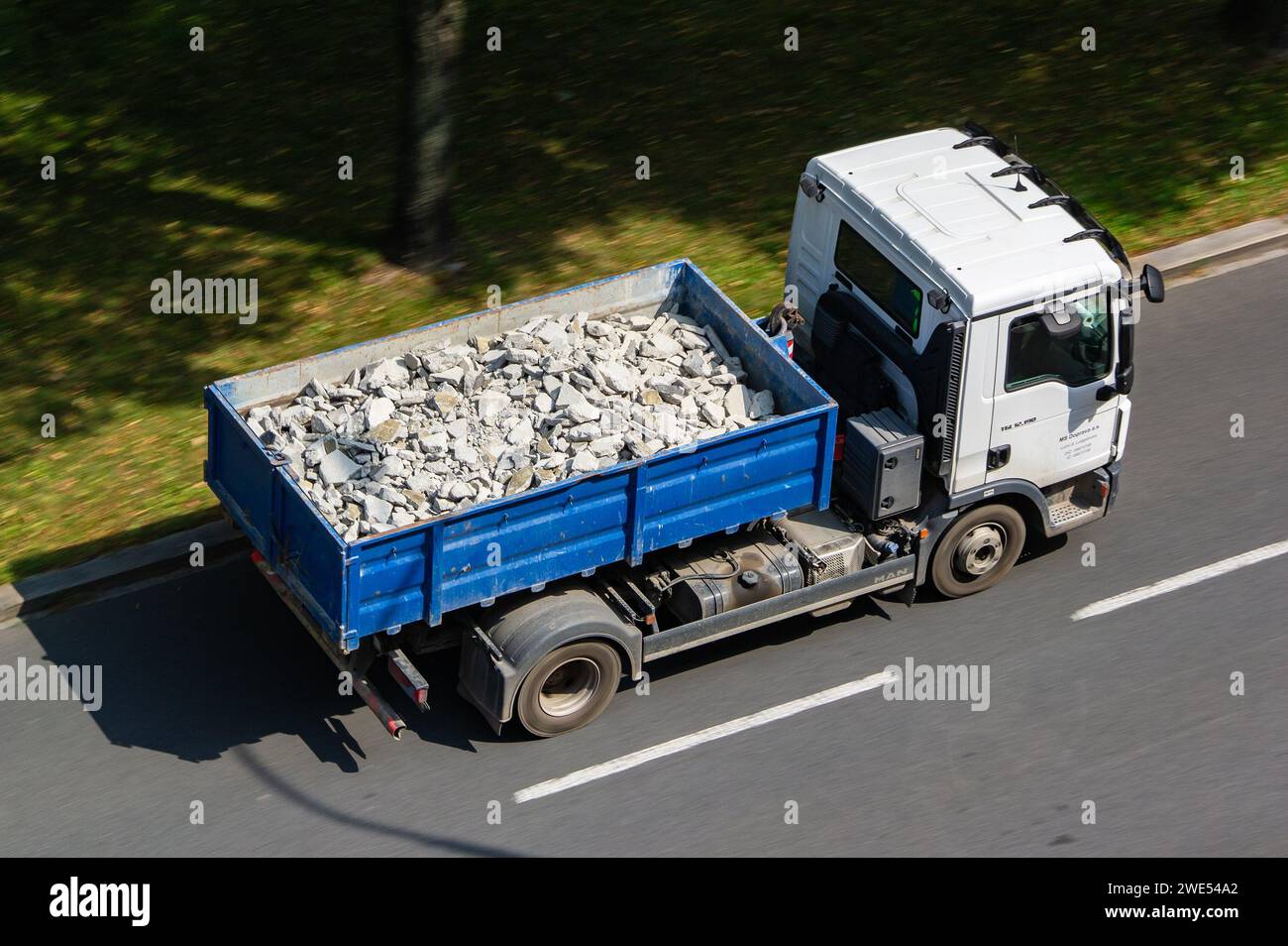 Truck full view hi-res stock photography and images - Alamy