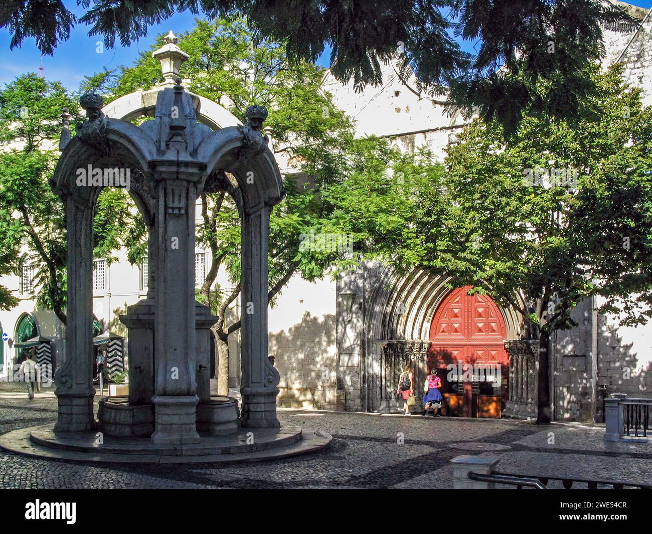 Largo do Carmo Square with the Chafariz do Carmo Fountain and the ...