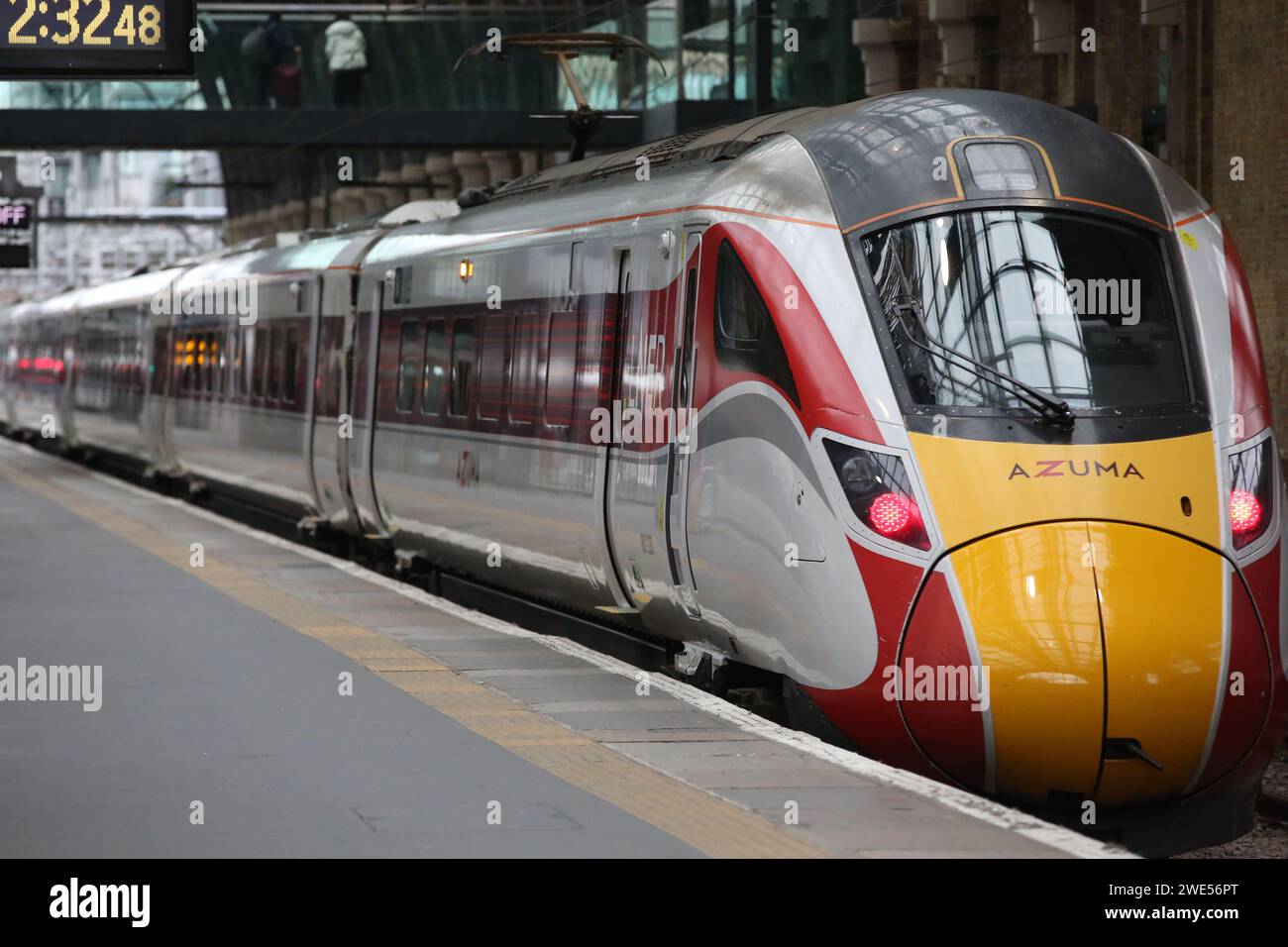 London, UK. 22nd Dec, 2023. A London North Eastern Railway (LNER) train ...
