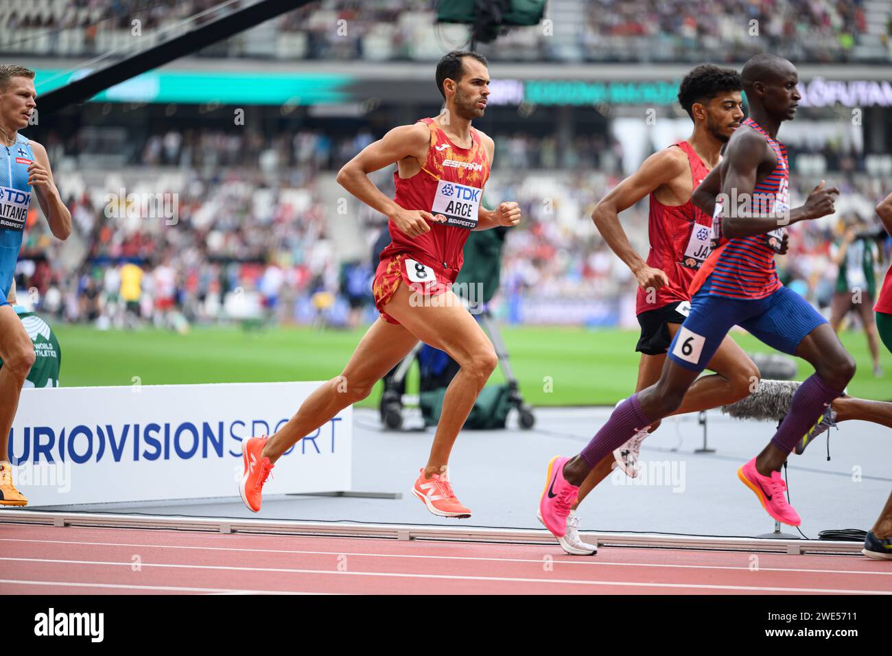 Daniel Arce participating in the 3000 METRES STEEPLECHASE at the World ...