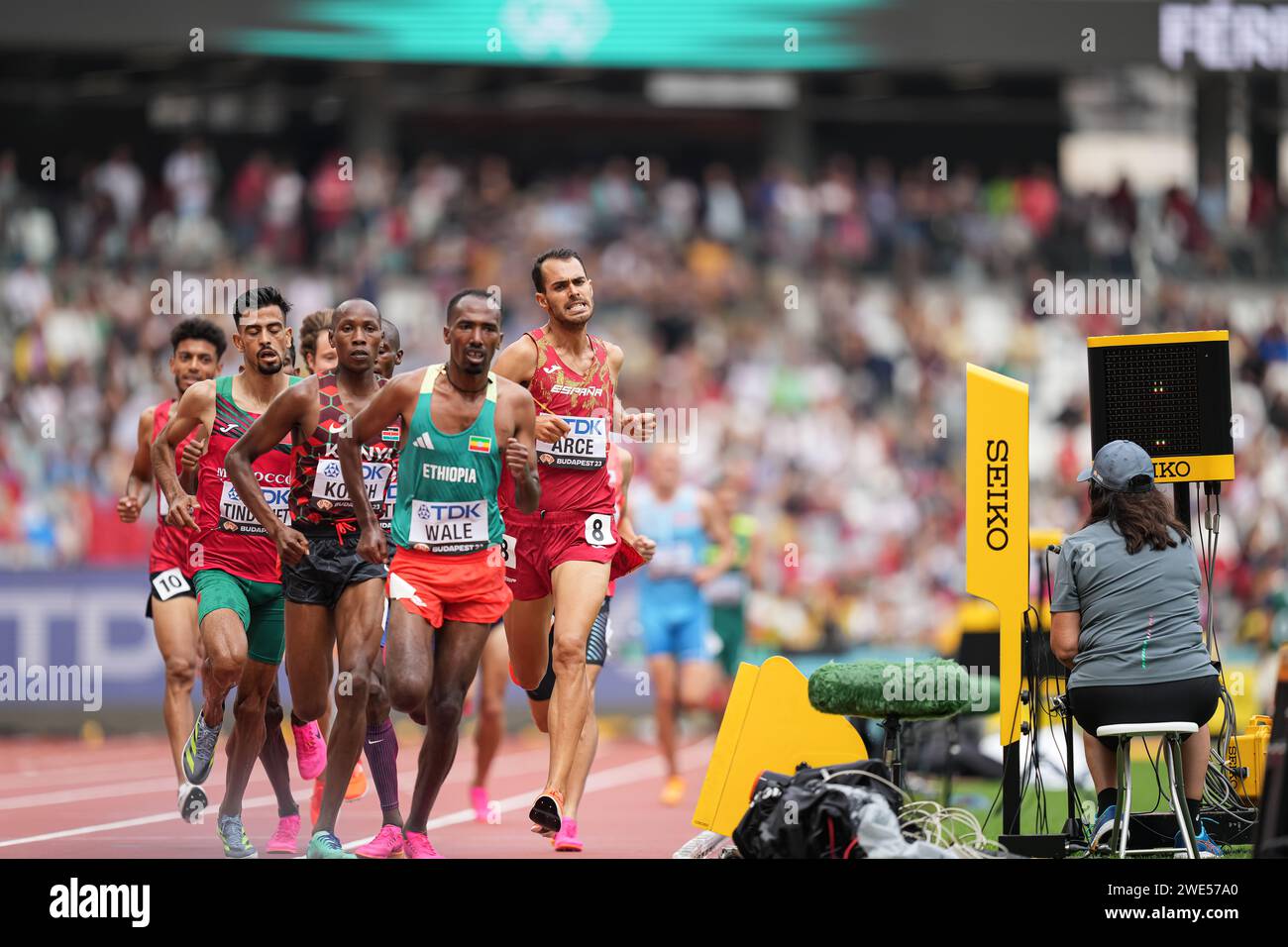 Daniel Arce participating in the 3000 METRES STEEPLECHASE at the World ...