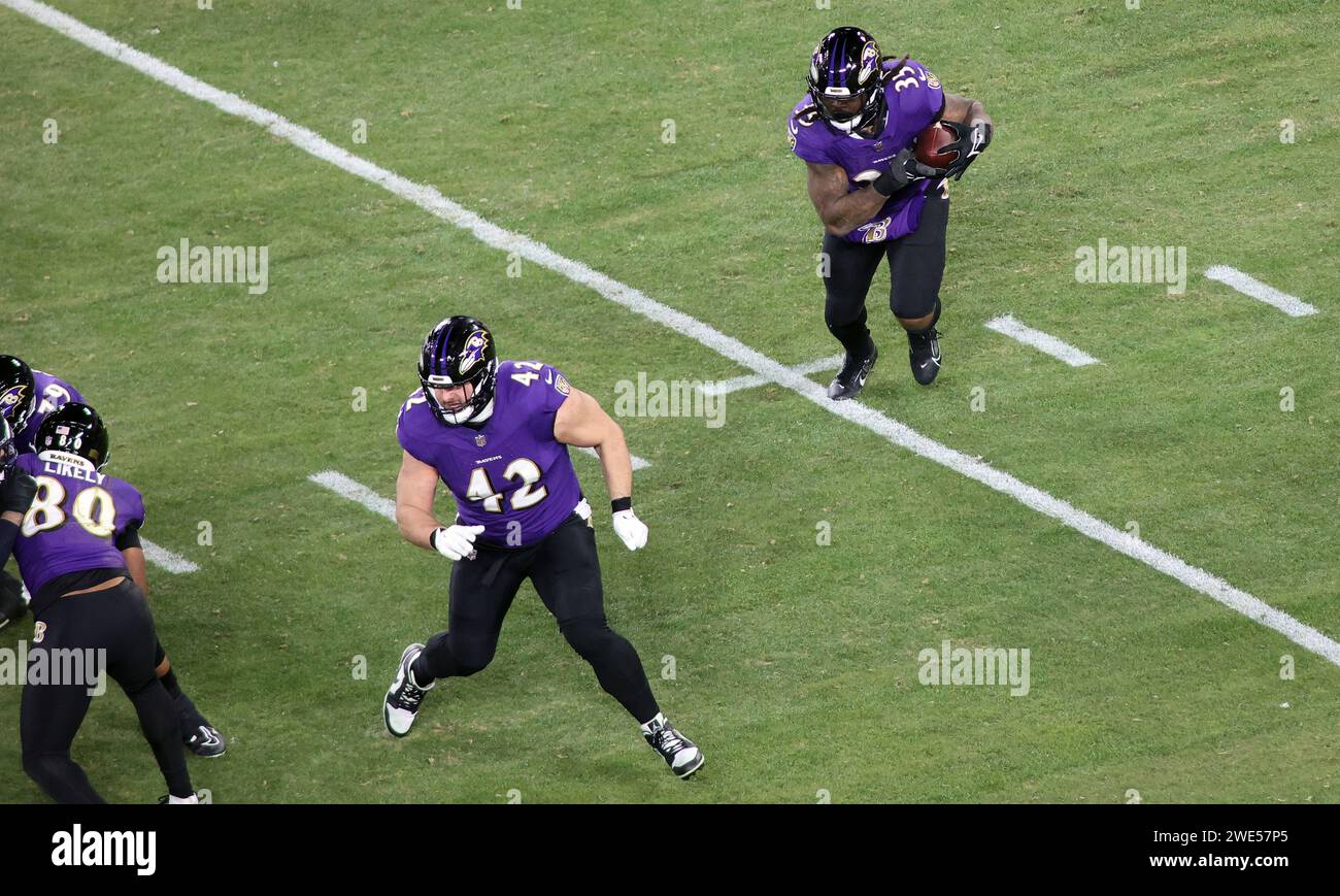 Baltimore Ravens fullback Patrick Ricard (42) leads the way for ...