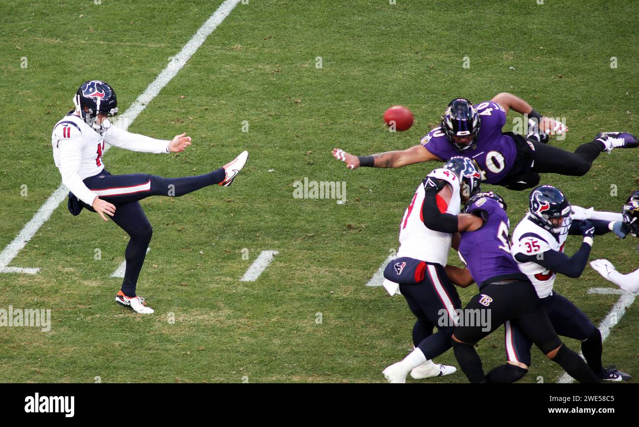 Houston Texans punter Cameron Johnston (11) punts during an NFL ...