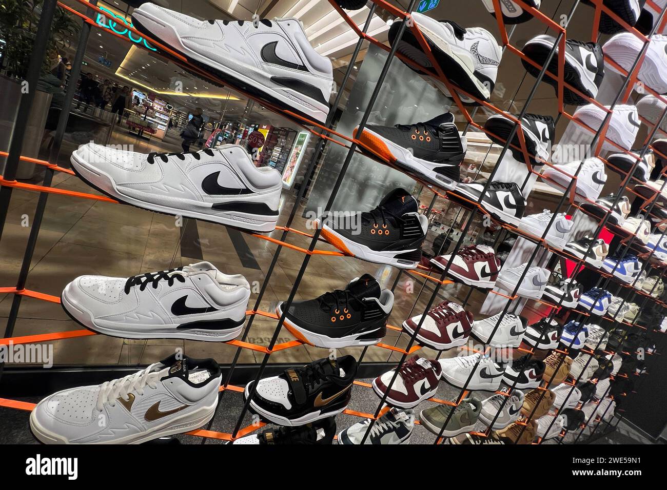 Snipes filiale hi-res stock photography and images - Alamy