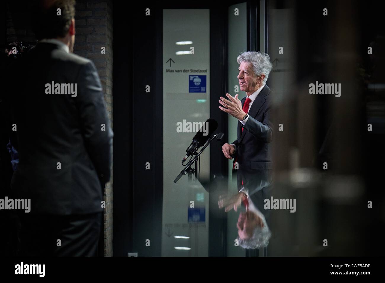THE HAGUE - Informer Ronald Plasterk after the discussions with ...