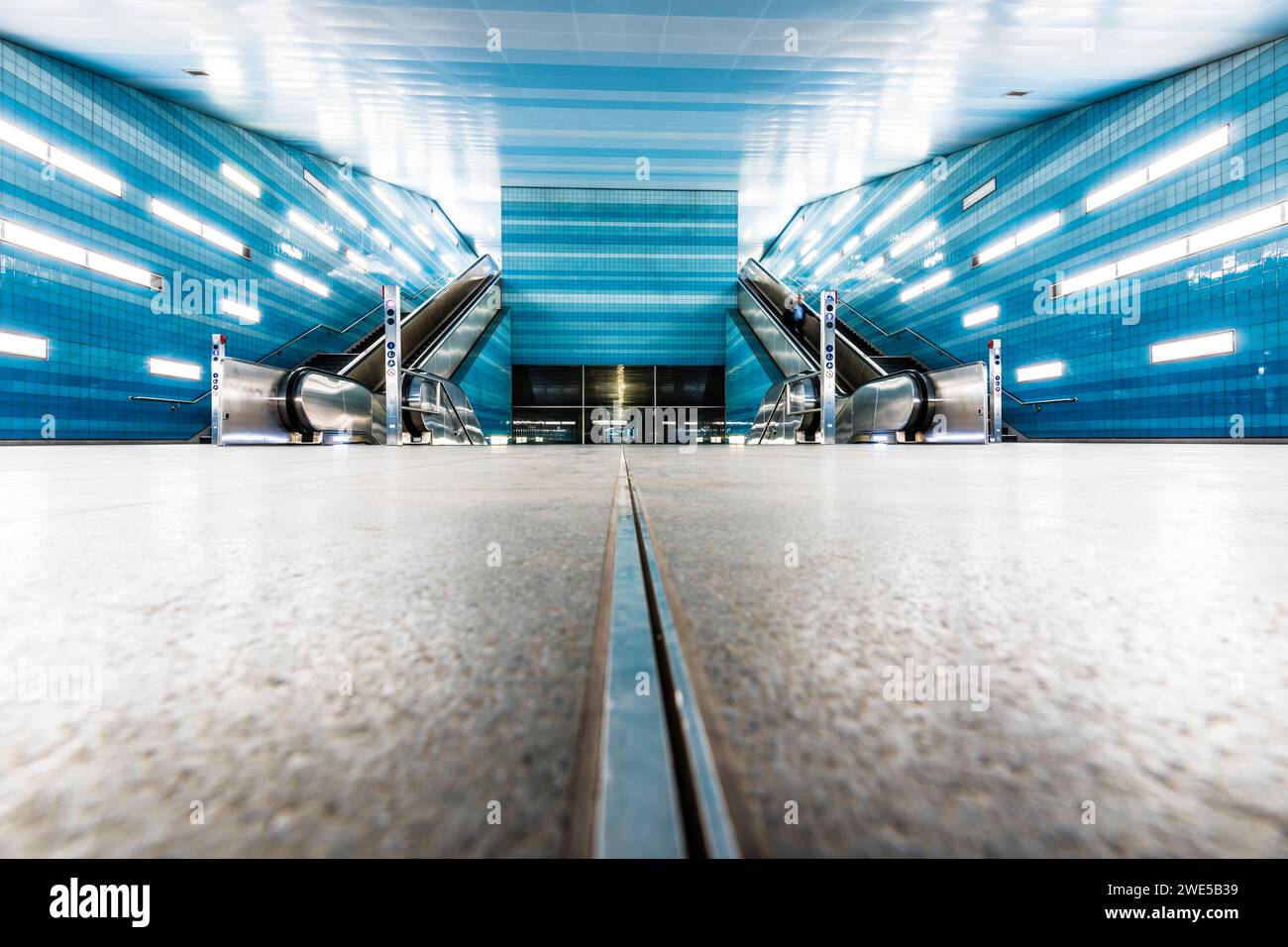 Photo subway train hi-res stock photography and images - Alamy